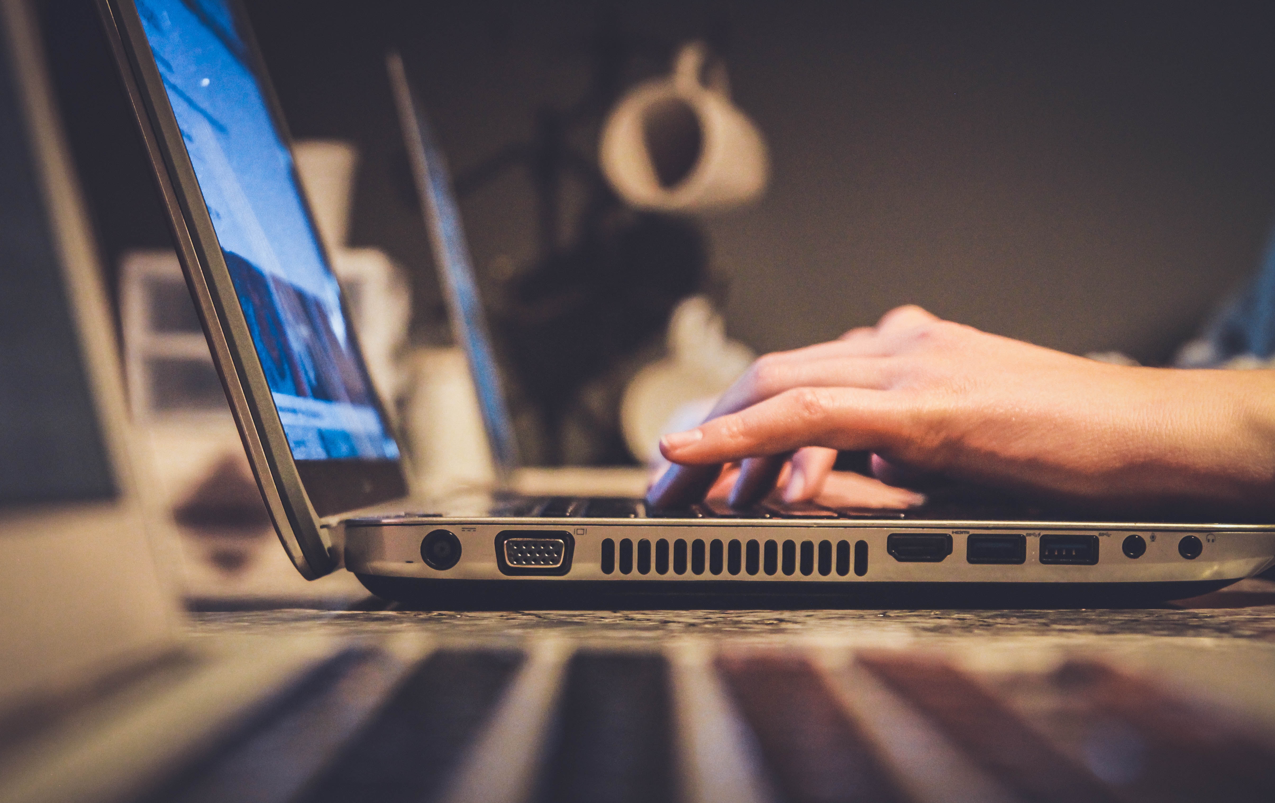 Jak bezpiecznie korzystać z Internetu? - InfoAdresy.pl Jak bezpiecznie korzystać z Internetu? - InfoAdresy.pl